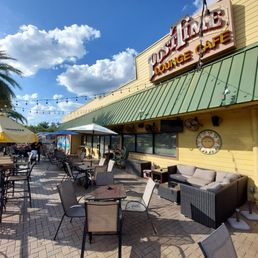 POST TIME LOUNGE CAFE & TROPICAL PATIO - Updated November 2025 - 315 ...