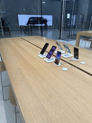 APPLE THE FASHION MALL AT KEYSTONE - Updated August 2025 - 67 Photos ...