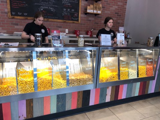 THE ORIGINAL POPCORN HOUSE - Updated July 2025 - 12 Photos - 24 Main St ...