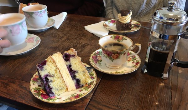 WE R CAKES VINTAGE TEAROOM - Updated June 2024 - Mardleybury Road ...