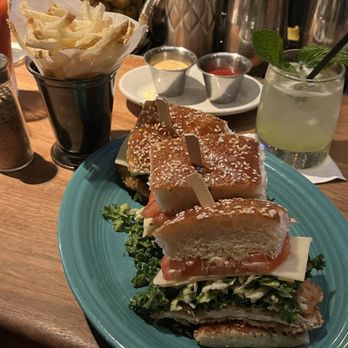 THE HONOR BAR - Updated July 2025 - 1743 Photos & 2001 Reviews - 122 S ...