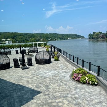 WATER’S EDGE - Updated August 2024 - 23 Photos & 15 Reviews - 445 E ...