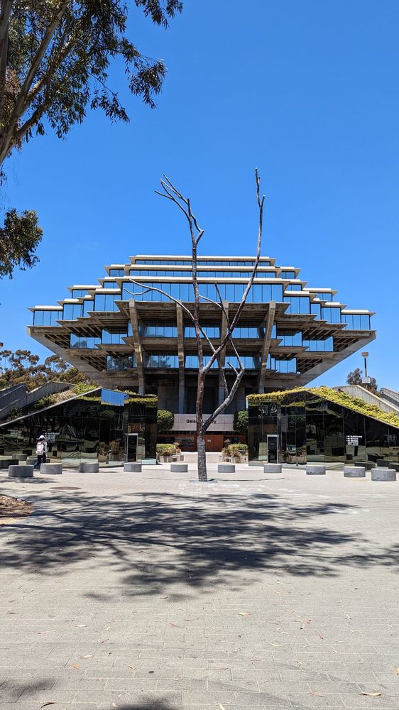 UC SAN DIEGO - 29 Photos & 58 Reviews - Libraries - 9500 Gilman Dr, La ...