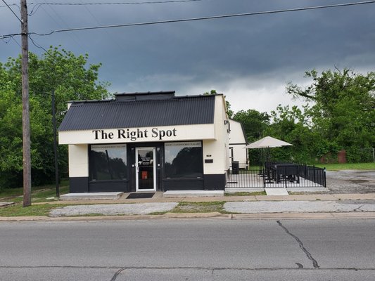 THE RIGHT SPOT - 59 Photos & 42 Reviews - 413 N Armstrong Ave, Denison ...