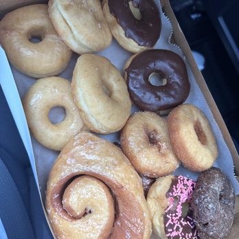 SARAH DONUTS - Updated August 2025 - 221 Photos & 212 Reviews - 5860 ...