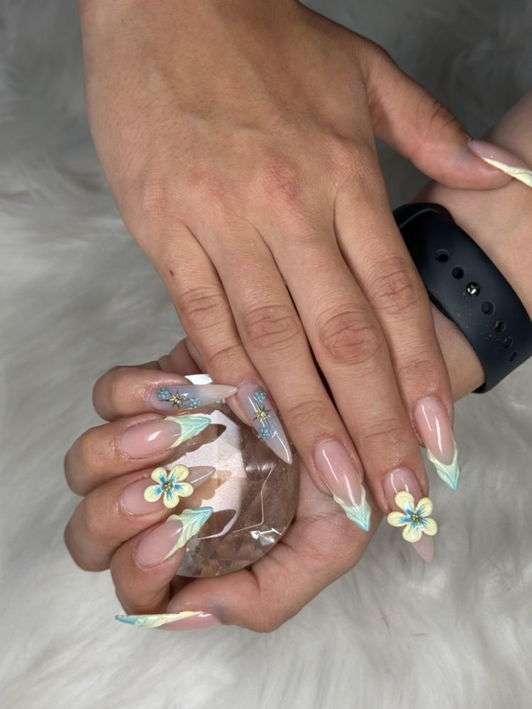 PAPILLON LOUNGE & NAILS - Updated July 2024 - 916 Photos & 421 Reviews ...