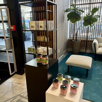 BLOOMIE’S BY BLOOMINGDALE’S - Updated December 2025 - 121 Photos & 25 ...