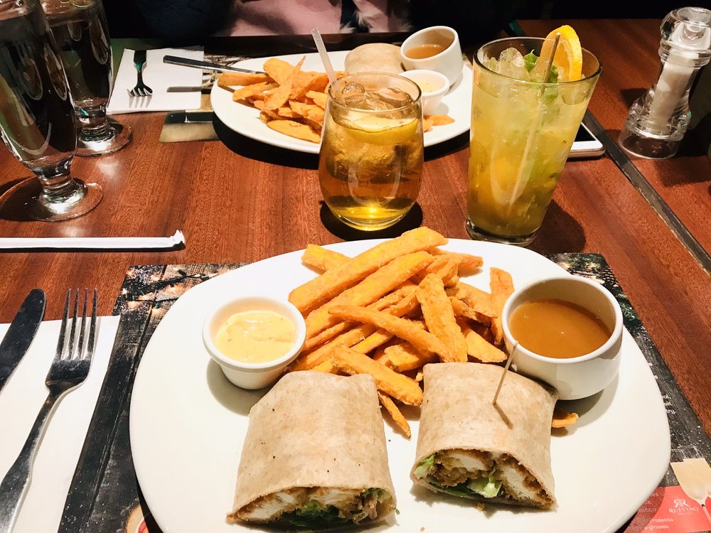 RÔTISSERIE ST-HUBERT - FERMÉ - 68 photos & 20 avis - 5235 Chemin de la ...