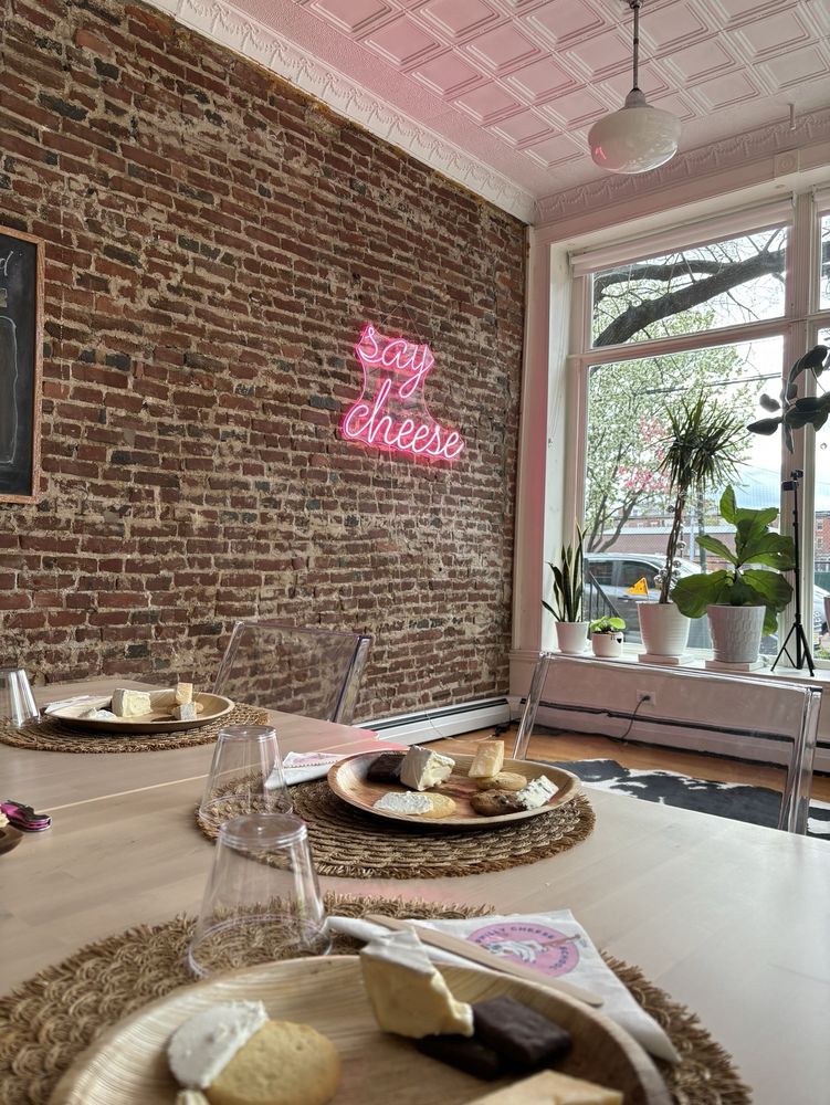 PHILLY CHEESE SCHOOL - Updated December 2025 - 28 Photos & 16 Reviews ...