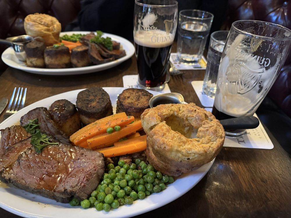 GMT TAVERN - Updated December 2025 - 174 Photos & 253 Reviews - 142 ...