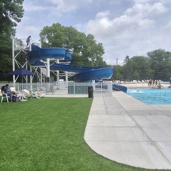 BYRON LAKE POOL - Updated December 2025 - 14 Photos - 76 Bayview Dr ...