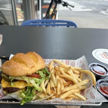 SMASHBURGER - Updated August 2025 - 118 Photos & 54 Reviews - 804 ...