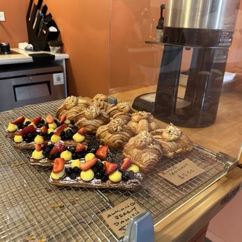 FAT PEACH BAKERY - Updated August 2025 - 74 Photos & 31 Reviews - 2907 ...