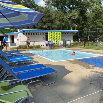 BEARCROFT SWIM AND TENNIS CLUB - Updated December 2025 - 14 Photos ...