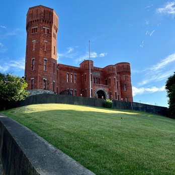 AMSTERDAM CASTLE - Updated December 2025 - 97 Photos & 24 Reviews - 49 ...