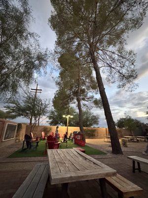 BARNYARD CRAFTHOUSE & EATERY - Updated September 2025 - 410 Photos ...