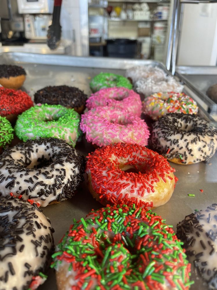 HELLO DONUTS - Updated August 2024 - 65 Photos & 89 Reviews - 2509 S ...