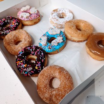 ROBIN’S SNOWFLAKE DONUTS & CAFE - Updated November 2025 - 662 Photos ...