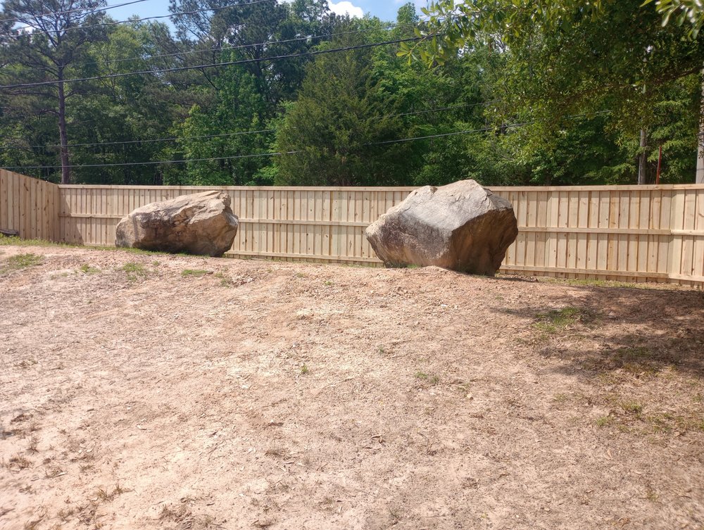 ONLY FENCES - Updated December 2024 - 223 Sunlight Cv, Temple, Georgia ...