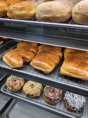 DAILY DONUT - Updated September 2024 - 113 Photos & 108 Reviews - 9133 ...