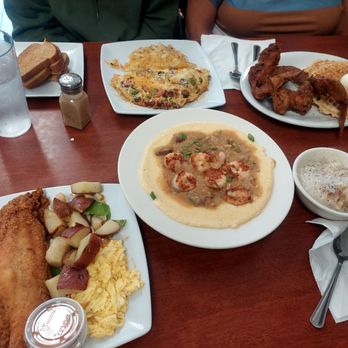 SAROM’S SOUTHERN KITCHEN - Updated July 2025 - 1127 Photos & 768 ...