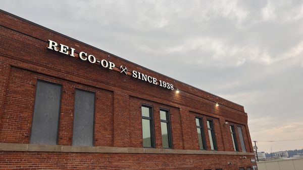 REI - Updated September 2025 - 15 Photos & 39 Reviews - 1125 N Monroe ...