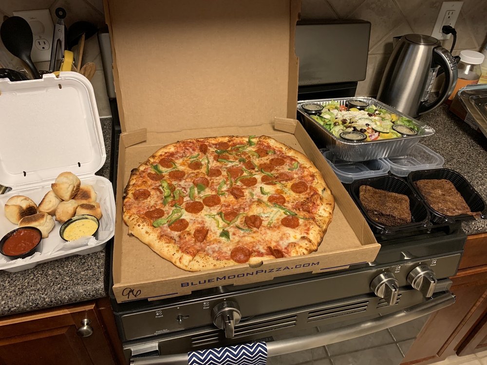 BLUE MOON PIZZA - 197 Photos & 313 Reviews - 4600 W Village Pl, Smyrna ...