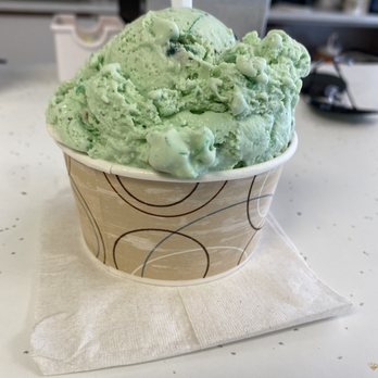 BRIDGEHAMPTON CANDY KITCHEN - Updated December 2025 - 66 Photos & 111 ...