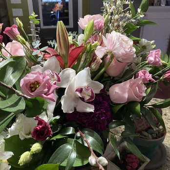 SHERWOOD FLORIST - Updated January 2026 - 19 Photos - 444 E 3rd St ...