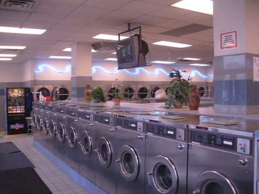 MIGHTY CLEAN LAUNDRY - Updated October 2025 - 14 Photos & 66 Reviews ...