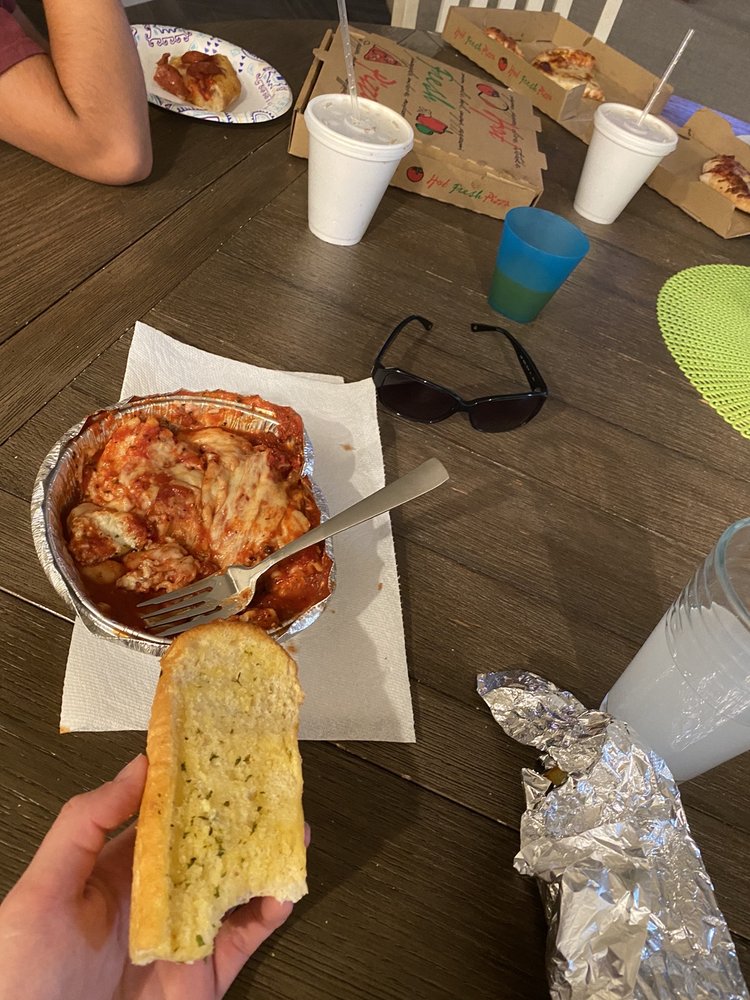 KNOCKOUT PIZZA - 34 Photos & 126 Reviews - 8125 I Ave, Hesperia ...