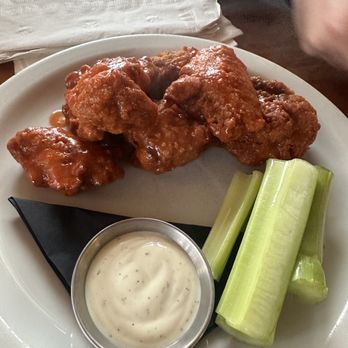 THE COMMONWEALTH - Updated July 2025 - 254 Photos & 336 Reviews - 10 ...