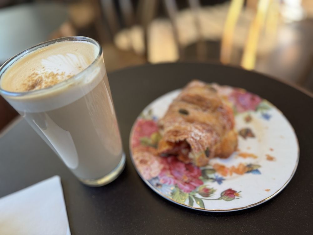 ROSELINE COFFEE - Updated October 2025 - 46 Photos & 20 Reviews - 1725 ...