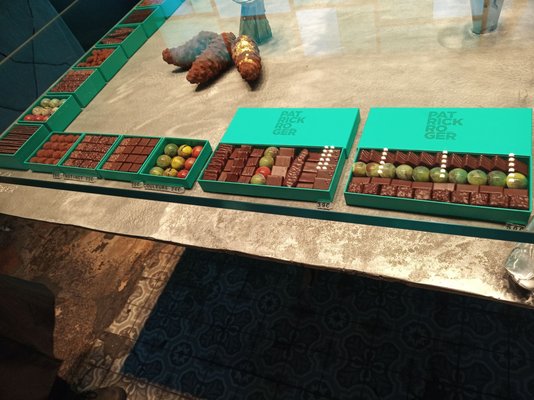 PATRICK ROGER - 158 Photos & 102 Reviews - 108 boulevard Saint-Germain ...