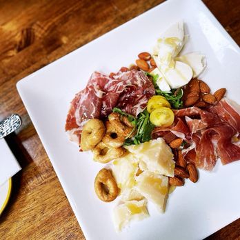 MANO BELLA - SOUTHPARK - Updated July 2024 - 45 Photos & 22 Reviews ...