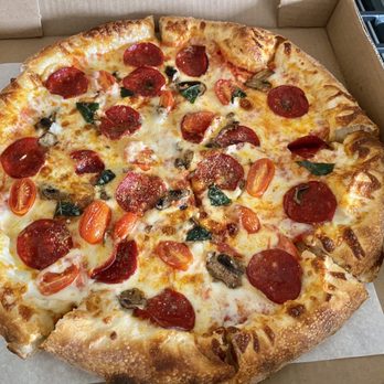 MATEO PIZZA - Updated June 2025 - 60 Photos & 25 Reviews - 851 N San ...