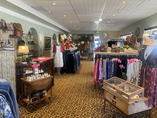 TRACI LYNN’S CONSIGNMENT & BOUTIQUE - Updated January 2026 - 240 E Hwy ...