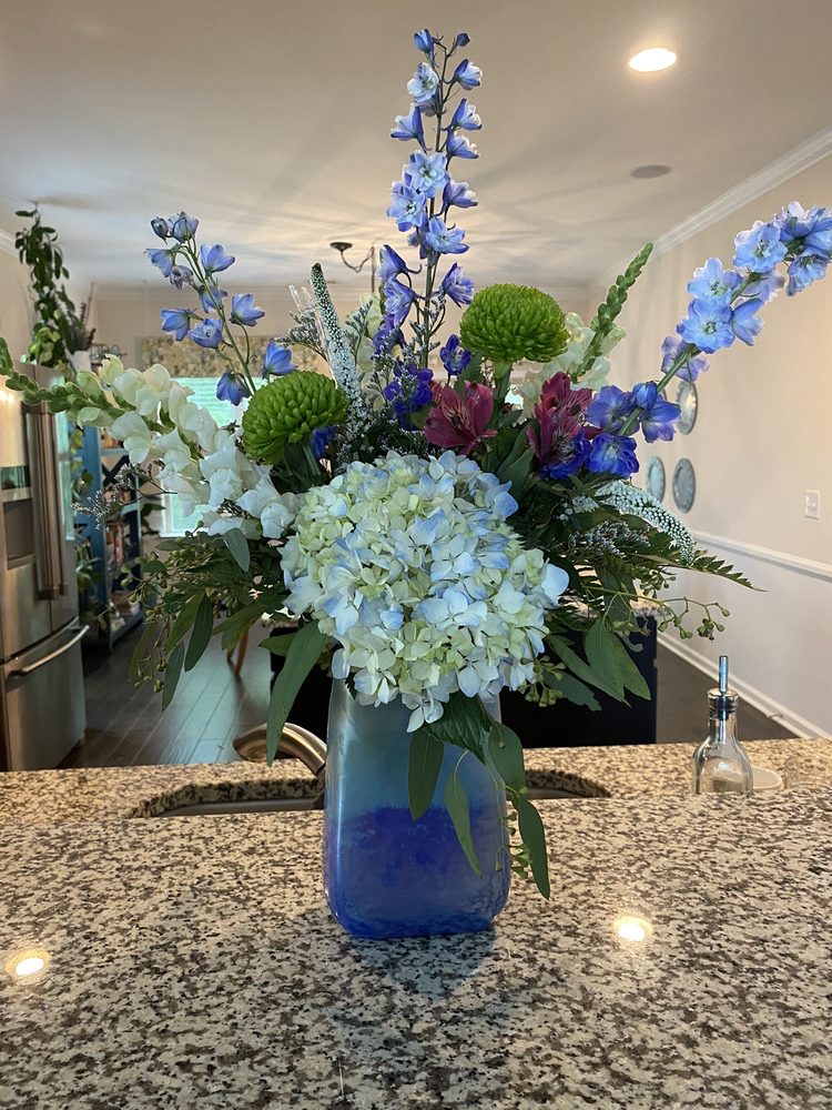 NEW LIFE FLOWERS & HOME DECOR - Updated November 2024 - 159 Commercial ...