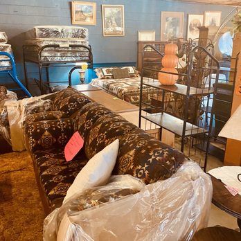 WAREHOUSE FURNITURE APPLIANCES Updated February 2025 16 Photos 550 S White Mountain Rd Show Low Arizona Furniture Stores Phone Number Yelp