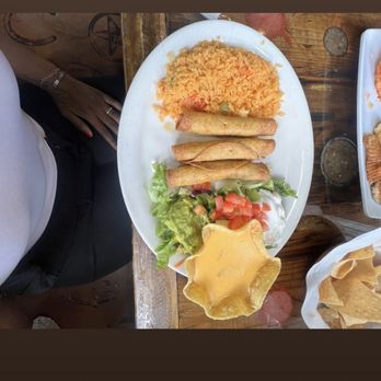 EL REFU - Updated April 2025 - 98 Photos & 75 Reviews - 17111 Tomball ...