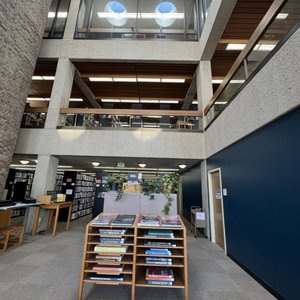 OAK RIDGE PUBLIC LIBRARY - Updated June 2025 - 30 Photos - 1401 Oak ...