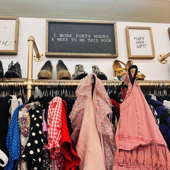 MERCHANT SQUARE ANTIQUE MARKETPLACE - Updated February 2025 - 582 ...