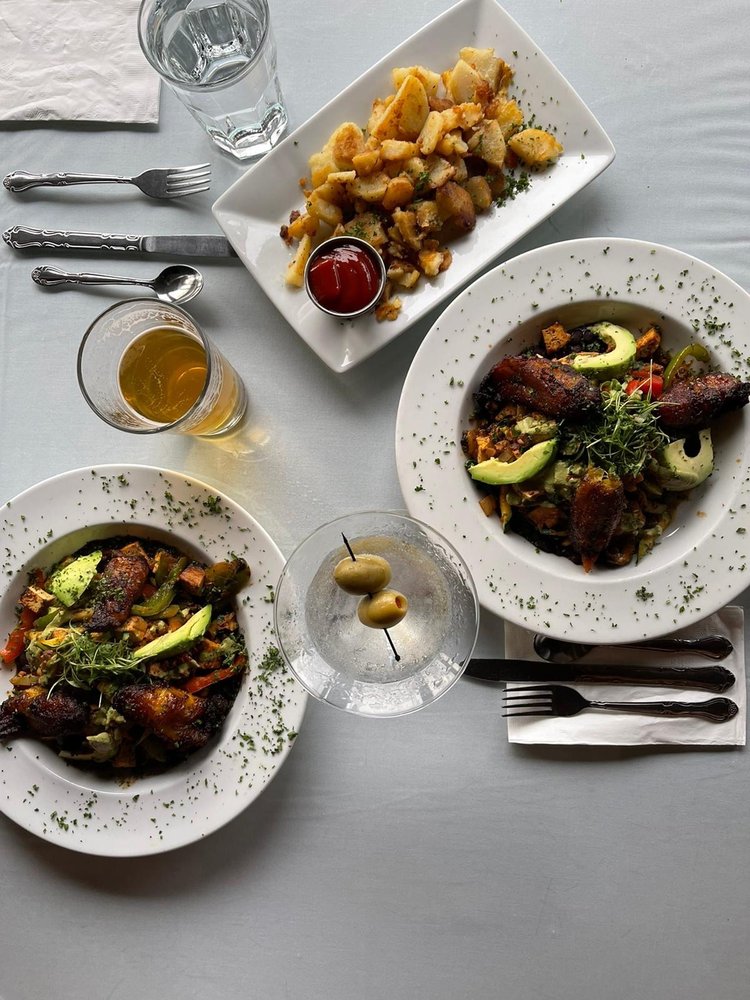 MERCEDES BAR & GRILLE - 392 Photos & 548 Reviews - 14 Washington Blvd ...