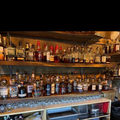 THE ALIBI BOURBON AND COCKTAIL LOUNGE - 140 Photos & 72 Reviews - 843 N ...