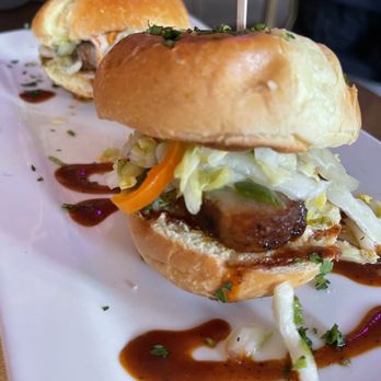 THE EMERSON - Updated September 2024 - 448 Photos & 191 Reviews - 955 S ...