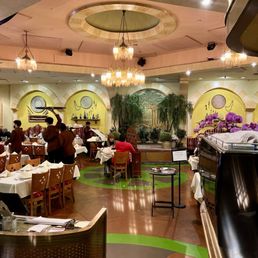 CAROUSEL RESTAURANT - Updated January 2026 - 1941 Photos & 1833 Reviews ...
