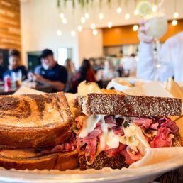 THE ROGUE ROUNDABOUT - Updated June 2024 - 50 Photos & 39 Reviews - 804 ...