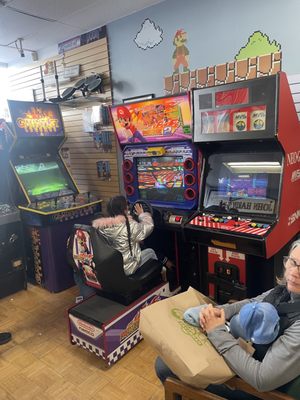 PLANET FUN - Updated October 2025 - 149 Photos & 86 Reviews - 127 E ...