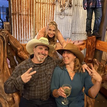 DESCANSO JUNCTION RESTAURANT - Updated August 2025 - 303 Photos & 393 ...