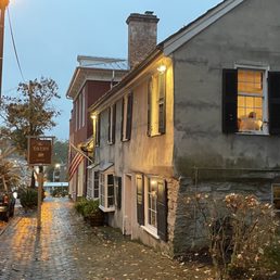 THE TAVERN - Updated June 2025 - 144 Photos & 195 Reviews - 222 E Main ...